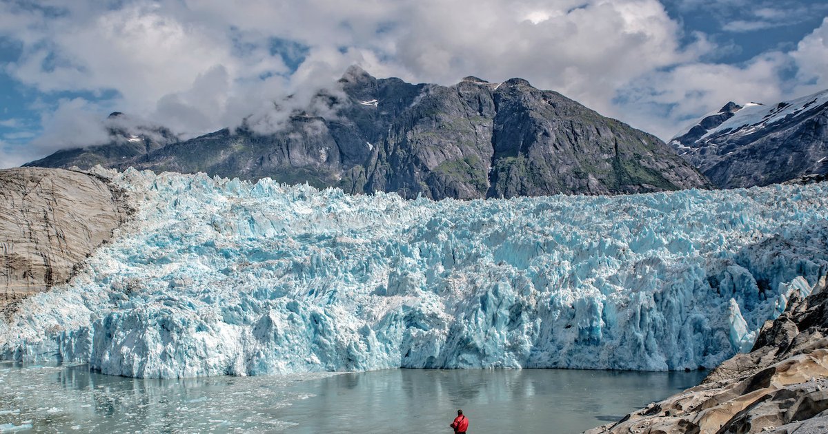 Flood hazard of ice-dammed lakes at melting glaciers is decreasing ...