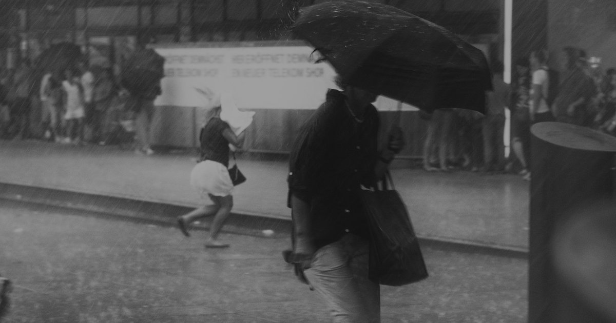 Half of the annual precipitation falls in fewer and fewer days ...